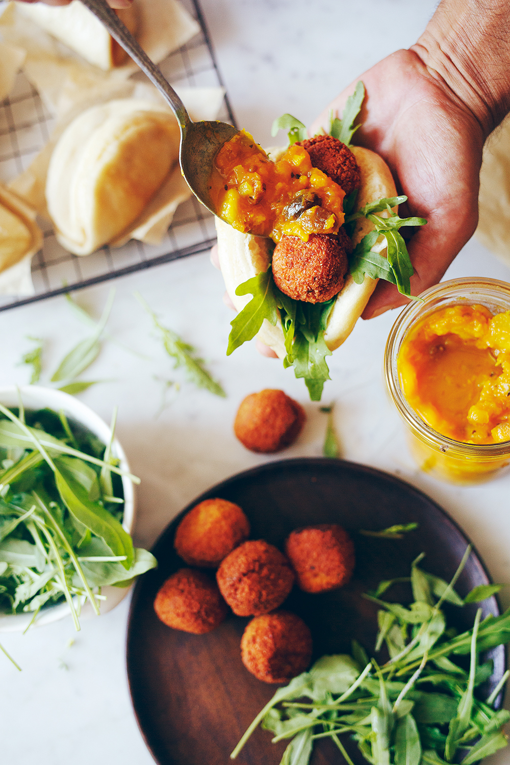 Receita de Pão Bao com Falafel e Chutney de Abóbora
